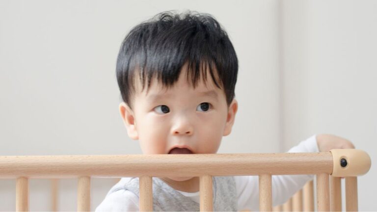 吹き抜け階段のメリット・デメリット、間取りのコツを紹介│寒さ対策や後悔しやすいポイント解説 - 「優美」な暮らしを叶える注文住宅・設計事務所ならスムトコ